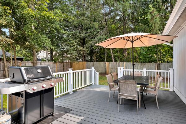 Oklahoma Breeze Walk To Track & Downtown 4br Pet Friendly - Saratoga Springs, NY