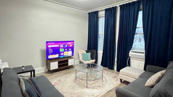 Newly Renovated 3br With Den Sleeps 8 Near Nyc - Glendale - Queens NY