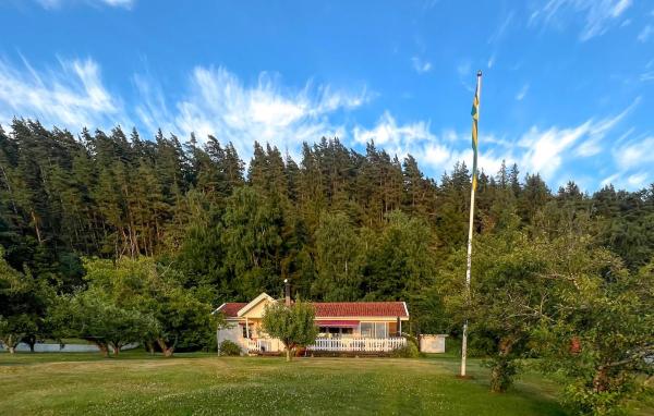 2 Bedroom Cozy Home In Uppgränna - Gränna