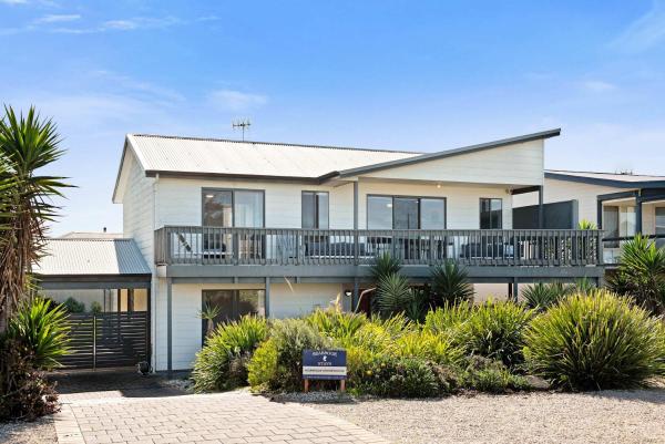 Morrison Shorehouse Middleton Family Beach House - Middleton