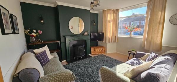 Hot Tub Pool Table Drive Way Wifi L M6 J7 - Birmingham