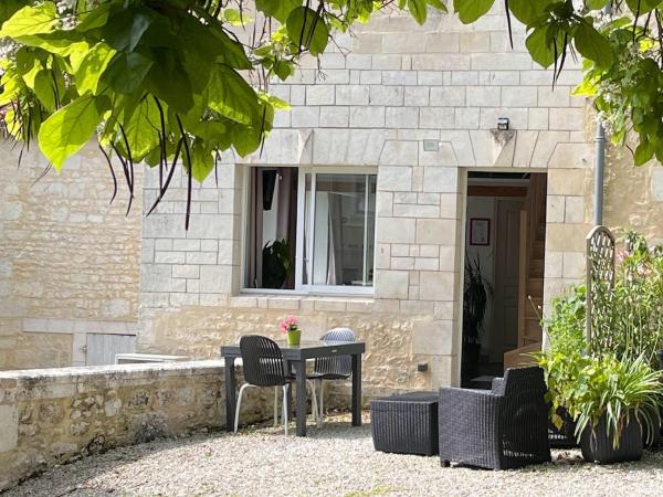 Le Castel Silence Au Cœur De La Nature, Des Loisirs Et Du Patrimoine - Saintes