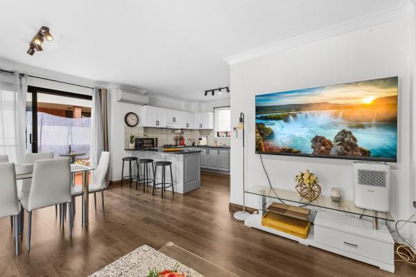 Rockdale Casa Penthouse Style 2br 2ba Huge Private Terrace Near Train Airport Beach Parking - Penshurst