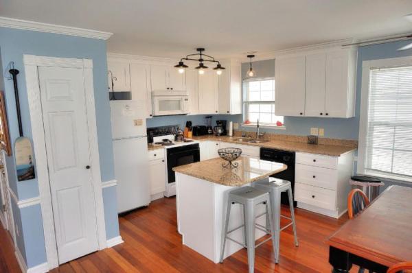 This 4 Bedroom With Private Pool Just Steps From The Beach - Murrells Inlet, SC