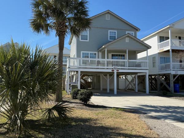 This 4 Bedroom With Private Pool Just Steps From The Beach - Murrells Inlet, SC