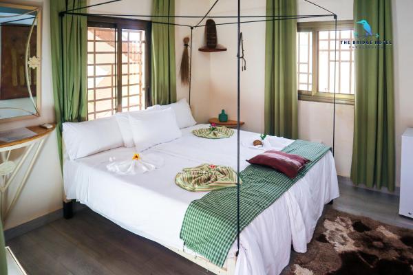 The Bridge Hotel & Restaurant , Pakalinding , The Gambia - The Gambia
