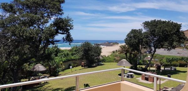 Direct Beach Access At Oceanbreeze - Illovo South