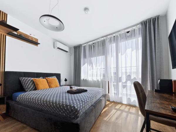 Cozy Rooftop Sunny Studio W Terrace & Views - ブラチスラバ
