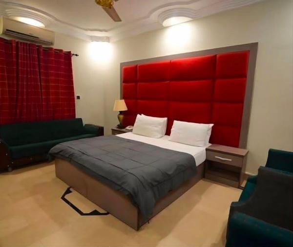 Rooms Accommodations - Karachi