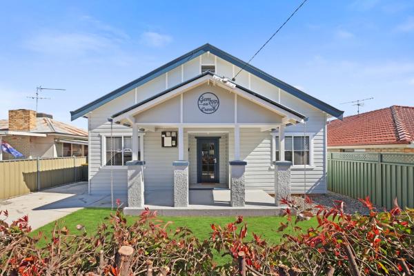 Gem On Crown - Tamworth