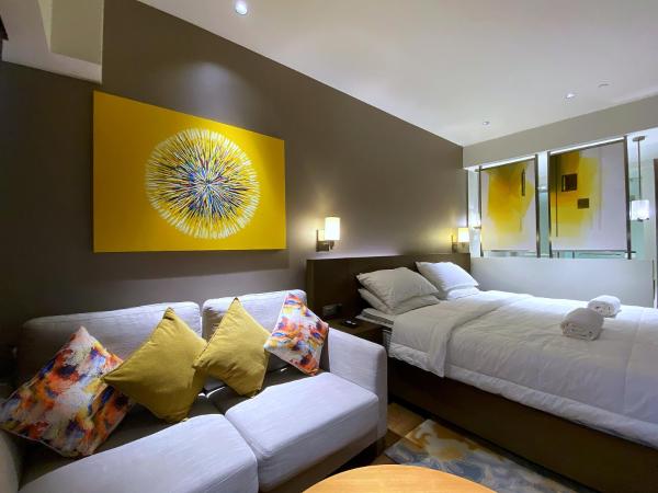 Novotel Suites Manila At Acqua By K&cis Relaxury Stays - Makati