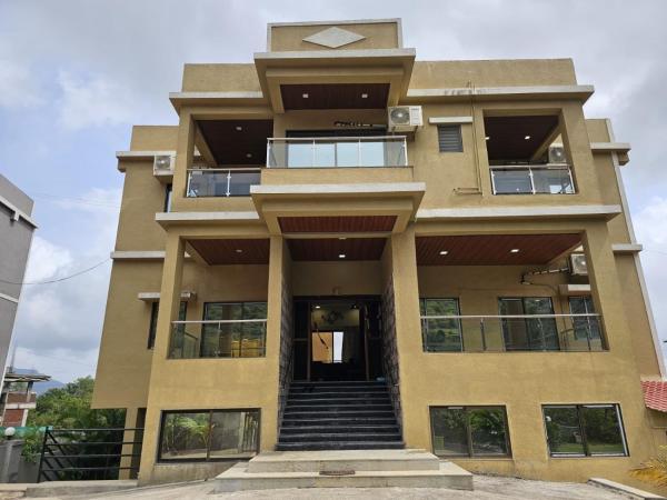 Mountain Retreat Villa Lonavala - Lonavala
