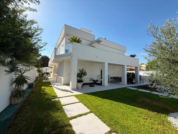 The Whitehouse Luxury Apartments- B&b - Taranto