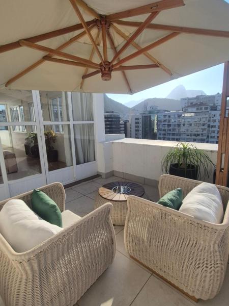 Penthouse Steps From The Beach With Ocean & Cristo Views - Rio de Janeiro