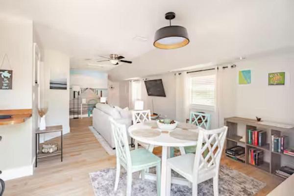 Sandy Pines Perch - Your Indian River Dock Life Base Camp - Sebastian