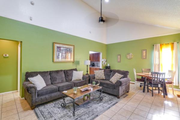Walk To Downtown Roswell! Quaint Home W/ Patios - Roswell, NM