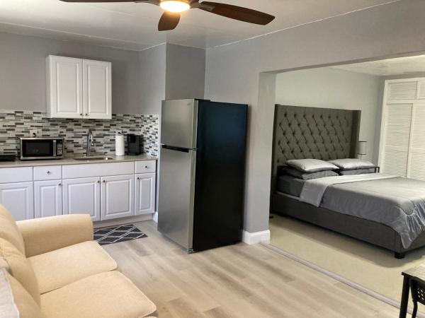 Great Studio At Prime Location - Pembroke Pines, FL