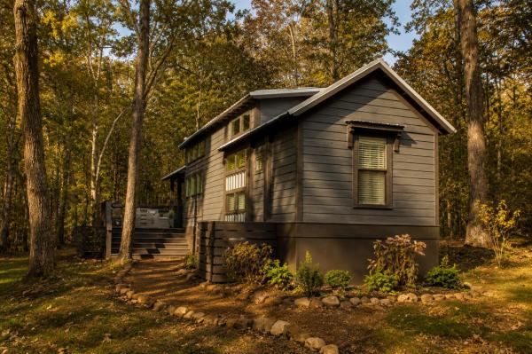 Mountain Top Mini Home At The Retreat At Deer Lick Falls - Sewanee, TN