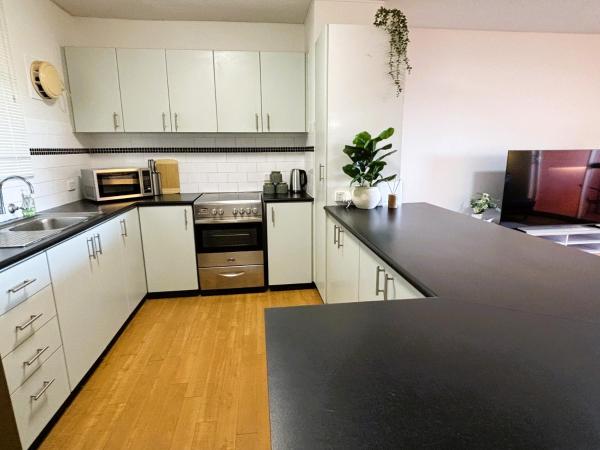 Self Contained - 3 Bedroom Corporate Apartment - Port Hedland