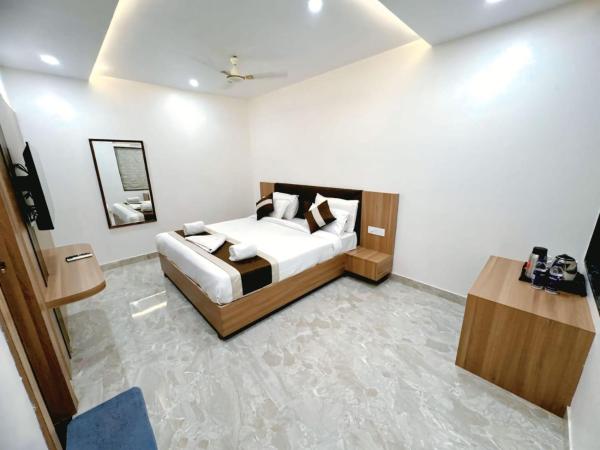 Hotel Green Highh - Laxmi Nagar Metro Station - Cheog