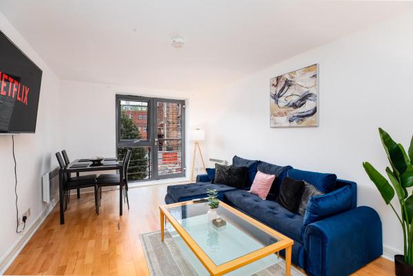 2 Bed 2 Bath Leeds City Centre Apt W Balcony -