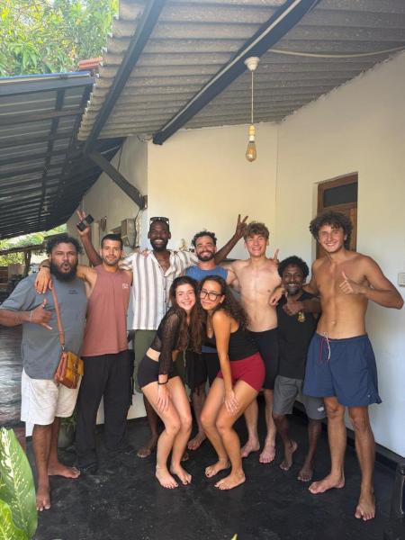Wave Loom Hostel - Sri Lanka