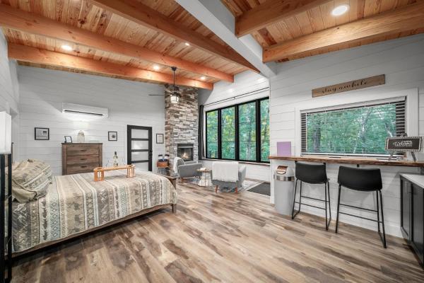 New - Treehouse - Dogwood - Missouri