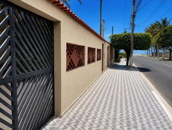 Casa A 50 Metros Da Praia - No Melhor Local Da Pg - Praia Grande