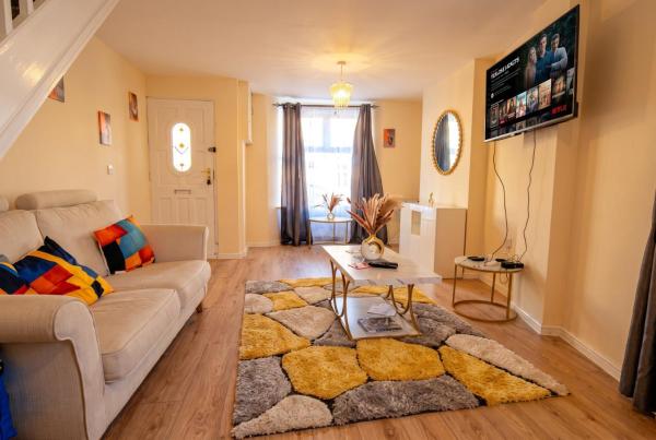 3-bed Townhouse In Central Swindon, Courtyard - 斯文敦