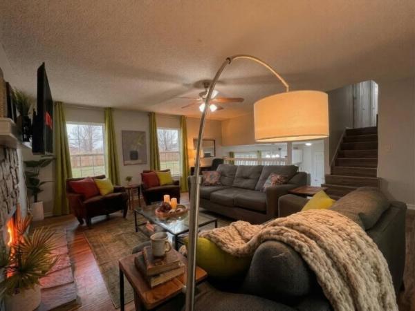 King Bed! 2 Living-rooms! Patio! Bbq Grill - Duluth, GA