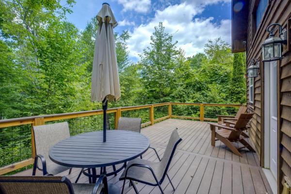 Cozy Boone Cabin W/ Deck: Close To Downtown! - Boone, NC