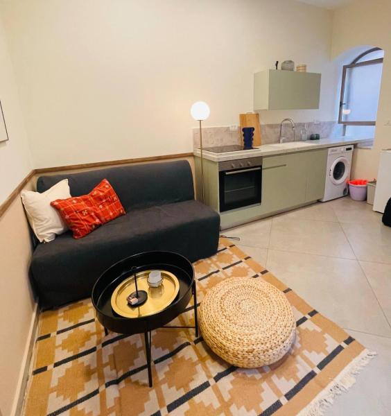 Charming 1br In Nachlaot Steps To The Shuk - Jerusalem