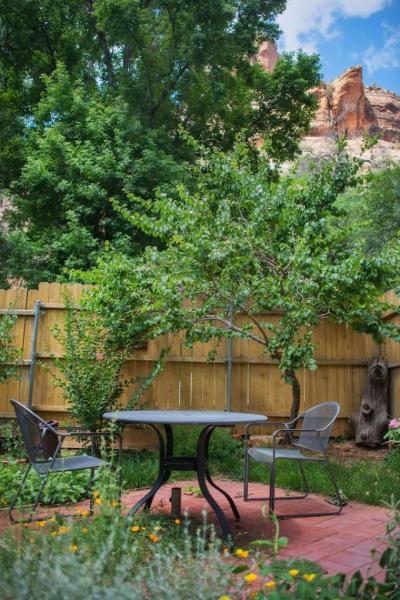 Rustic Cabin For 2 In Oak Creek Cabin - Wild Rose - Sedona, AZ