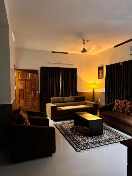Prarthana Homes, 3br Villa Near Airport, Kims, Lulu - Thiruvananthapuram