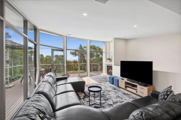Beachfront 63 - Lorne