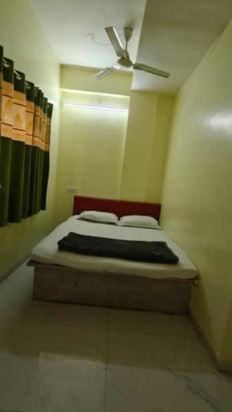Jeevan Lodge - Solapur