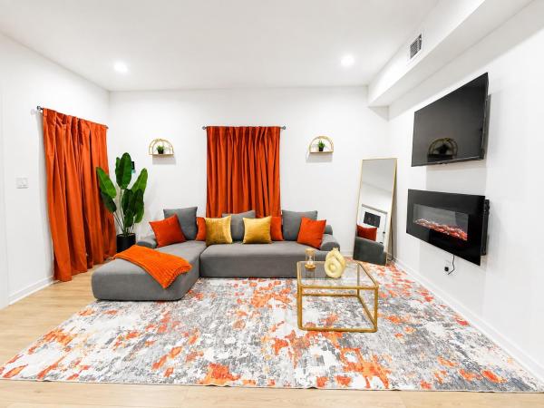 Modern Houston Retreat Near Tmc And Nrg Sleeps 8 - Houston, TX