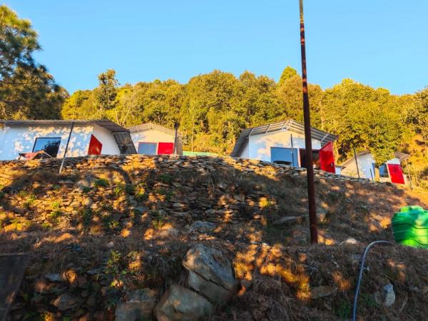 The Casa Huts Resort, Kanatal - Uttarakhand