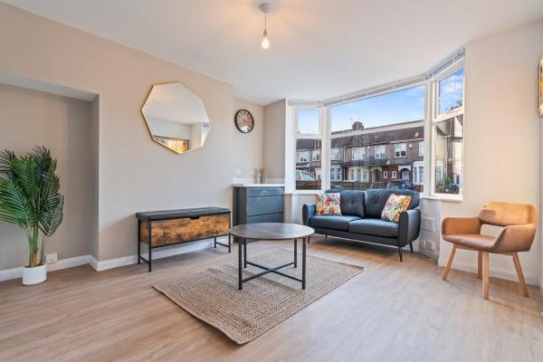 3-bed Coventry Home, Free Parking, Near Cbs Arena - Coventry