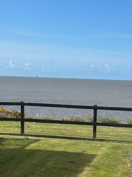 Caravan Sleeps 8 With Sea Views And Parking - Lancashire