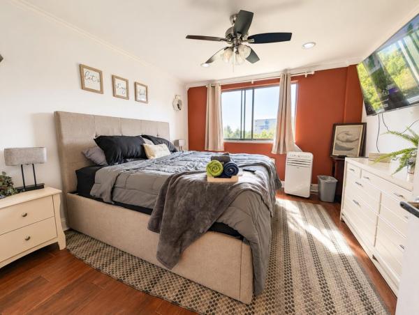 Lovely 2br Condo Wfh Heart Of Downtown Pool Access - Atlanta, GA