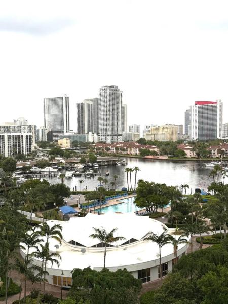 Olympus Towers & Marina - Dania Beach, FL
