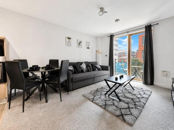 Central Newly Renovated Flat With Balcony - Pass The Keys - Manchester