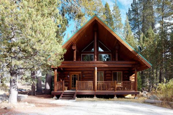 Loggers Landing - Huntington lake, Lakeshore