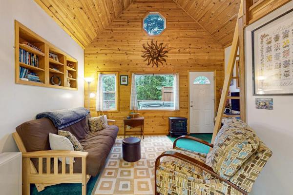 Christina Cabin - Anchorage, AK