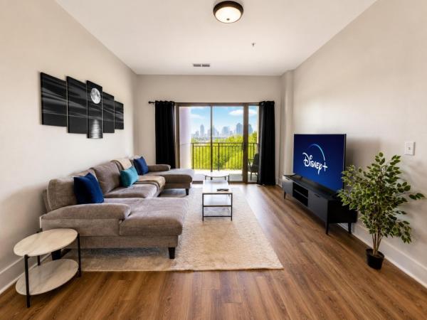 Executive 3br Downtown Birmingham With Game Table 9h - Birmingham, AL