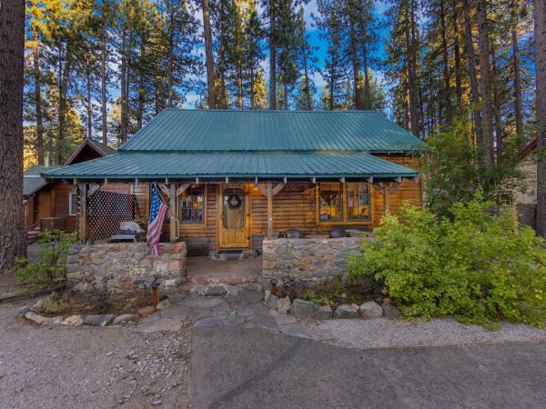 Bearfoot Cabin - Central Tahoe Cabin - Zephyr Cove, NV