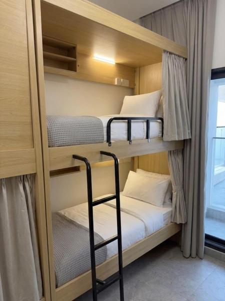 Luxury Capsule Hostel Near Downtown Emirates Metro - Dubai