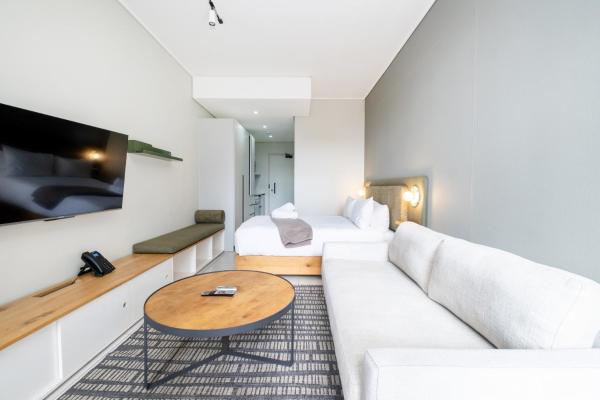 The Rose 709 - Top Floor Modern City Apartment - Camps Bay