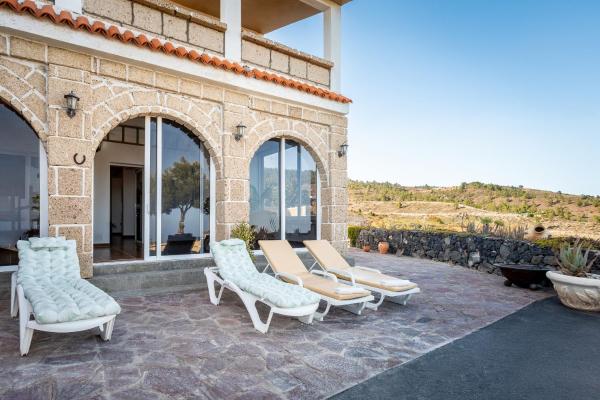 Finca Los Blanquitos Amazing With 3,000 M2 Of Land - Tenerife South Airport (TFS)